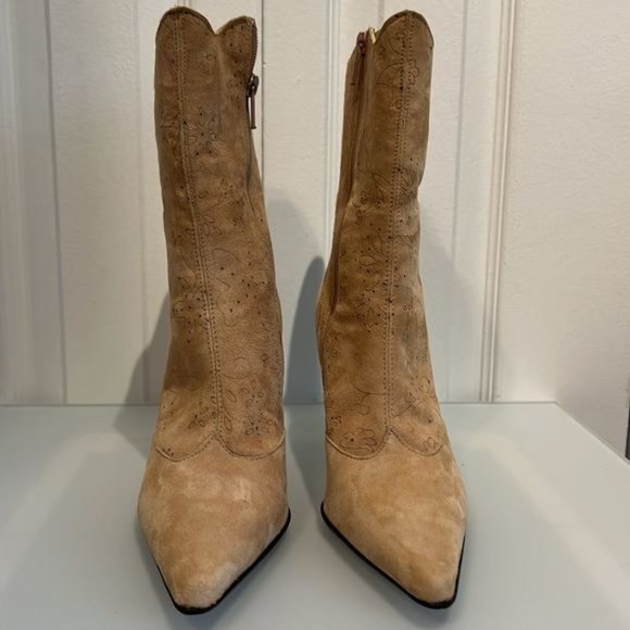 Roberto Vianni | Shoes | Roberto Vianni Tan Suede Heel Boots Size 38 ...